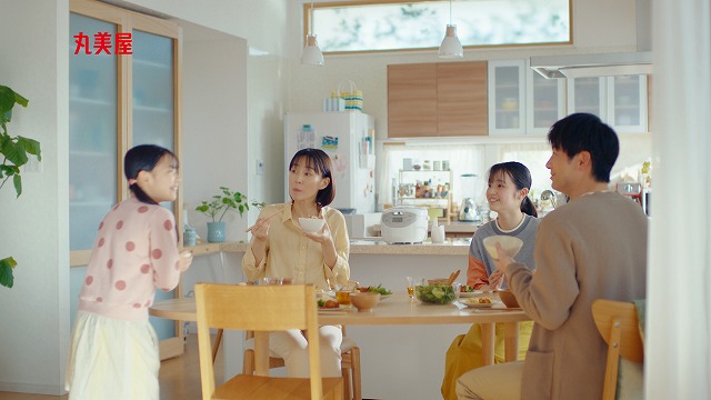 丸美屋 「釜めしの素」新TVCM「おかわりしちゃお」篇「だれでもカンタン」篇 2022年2月19日（土）より全国で放映開始｜丸美屋食品工業 ...