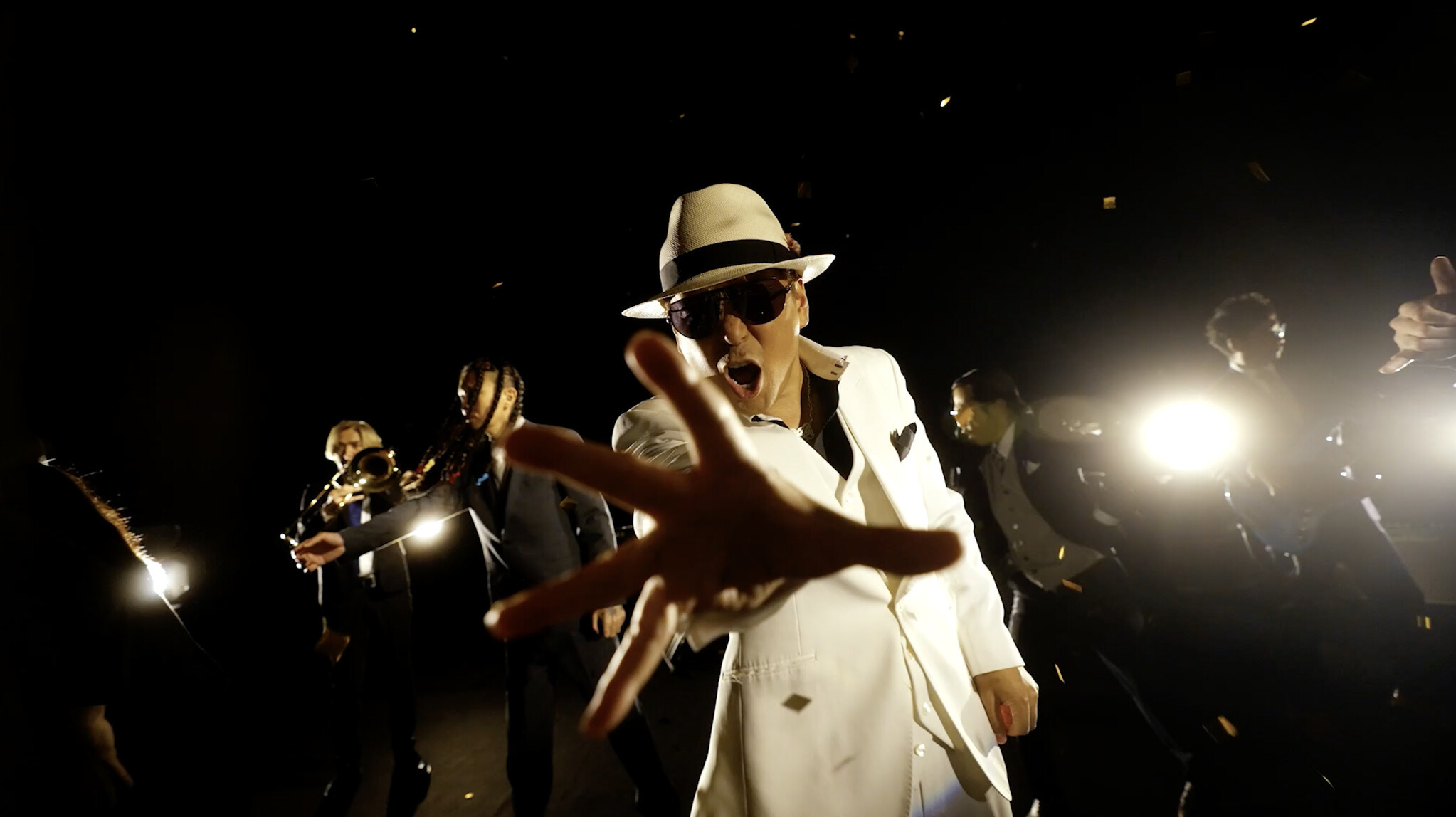 「軍鶏SHA・MO・」漢気の応援ソング発信 MV出演のTKO木下、のりピーにエール？｜株式会社モーシャエンターテイメントのプレスリリース