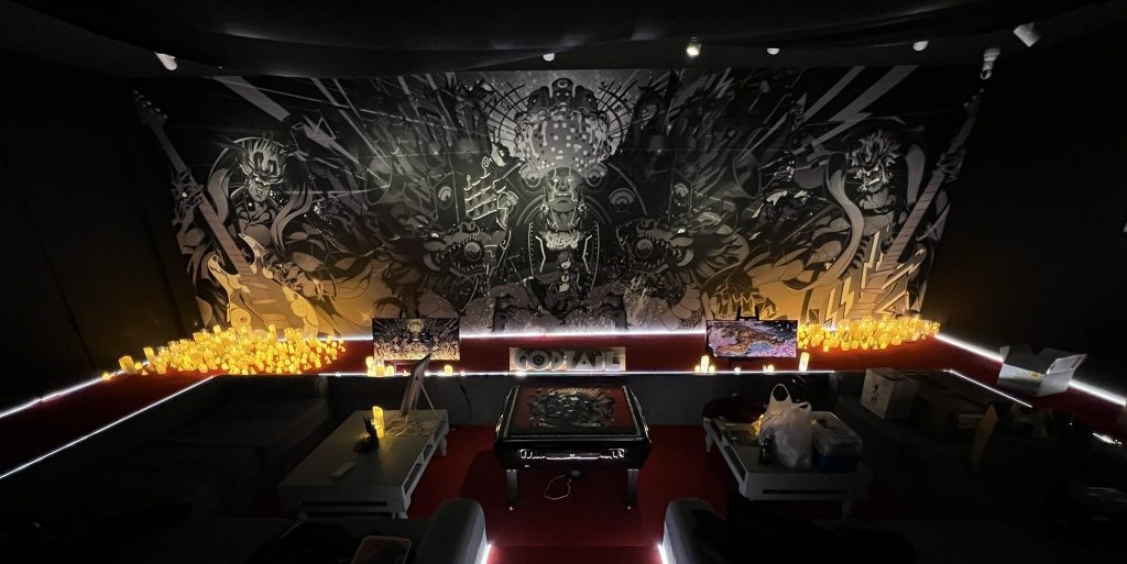 半年にわたるライブペインティングでVIPルームを埋め尽くす ―「SEE?」オープン1周年記念連続企画 第1弾はアーティスト・GODTAILが ...