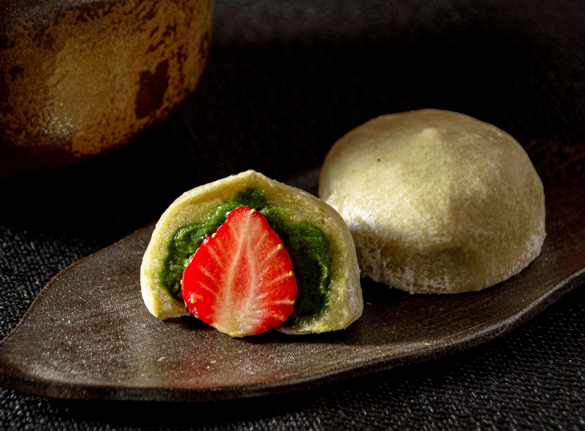 【ほろ苦さと甘酸っぱさのハーモニー】川崎の和菓子店・末広庵で大人の和スイーツ「宇治抹茶いちご大福」が新発売。｜株式会社スエヒロのプレスリリース