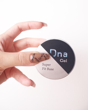 「感じない」を感じて欲しい 高品質ジェルネイルブランドDnagelがネイル業界の常識を覆す「ミラーリキッド」を1/11に新発売！｜株式会社スペースのプレスリリース