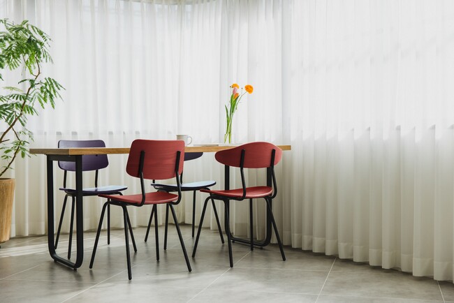 ライフスタイルに合わせて長く使い続ける家具の新ブランド「ENEN」 3月15日12時より「Makuake」にて、名作家具のように世代を超えて寄り添う「KUUMチェア 先行販売カラー」で販売開始 ...