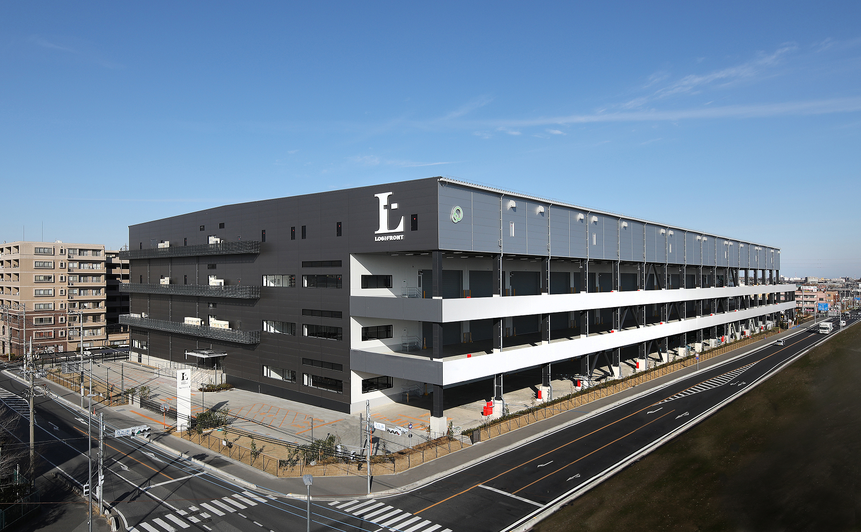 物流施設「LOGIFRONT（ロジフロント）」シリーズ 首都圏第1弾 『LOGIFRONT越谷Ⅰ』 3月1日竣工 ～大規模マルチテナント型物流施設を満床稼働でスタート～｜日鉄興和不動産株式会社 ...
