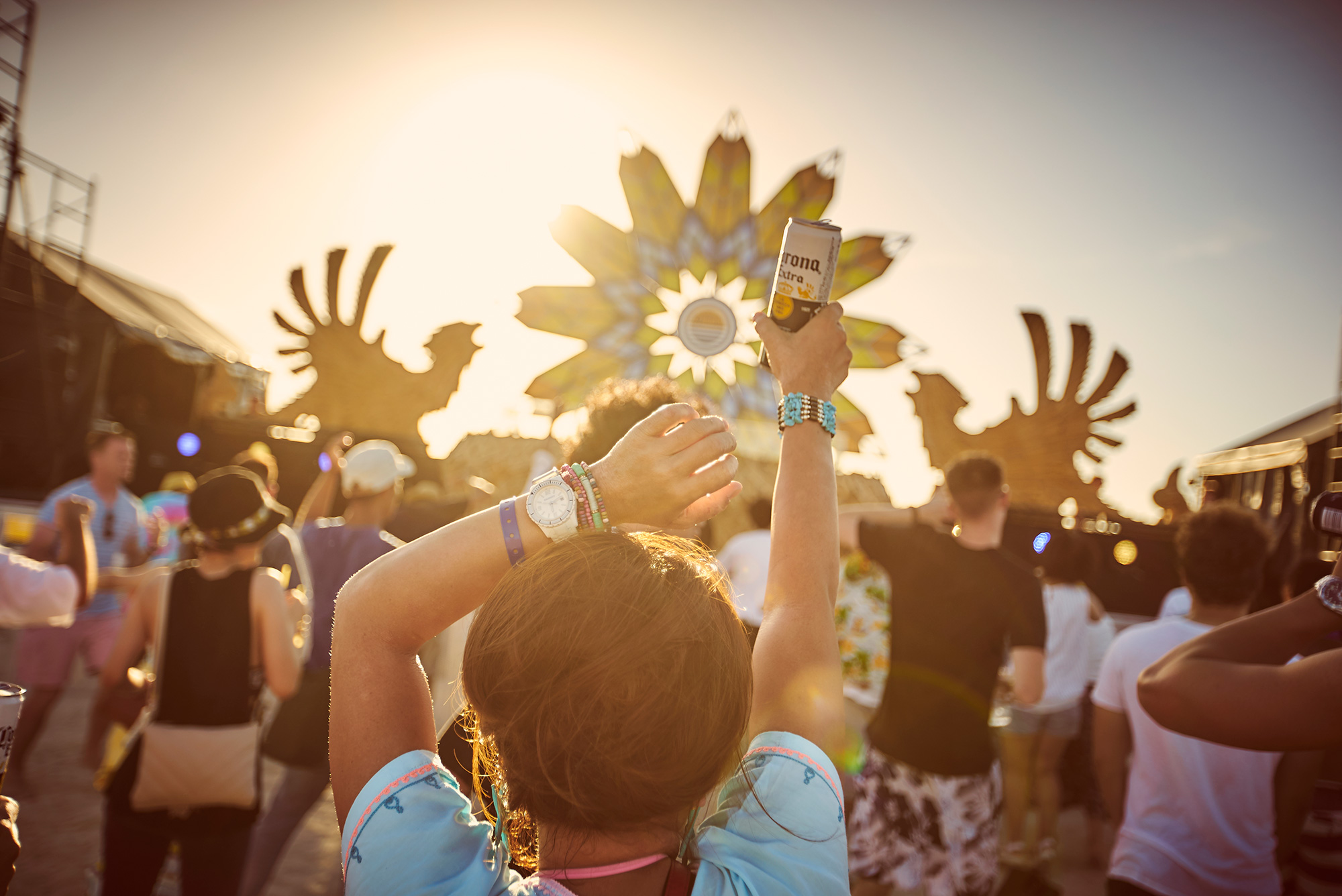 コロナビールがお届けするサンセットパーティー「CORONA SUNSETS SESSION」が誕生！無料チケットのエントリースタート！｜モル ...