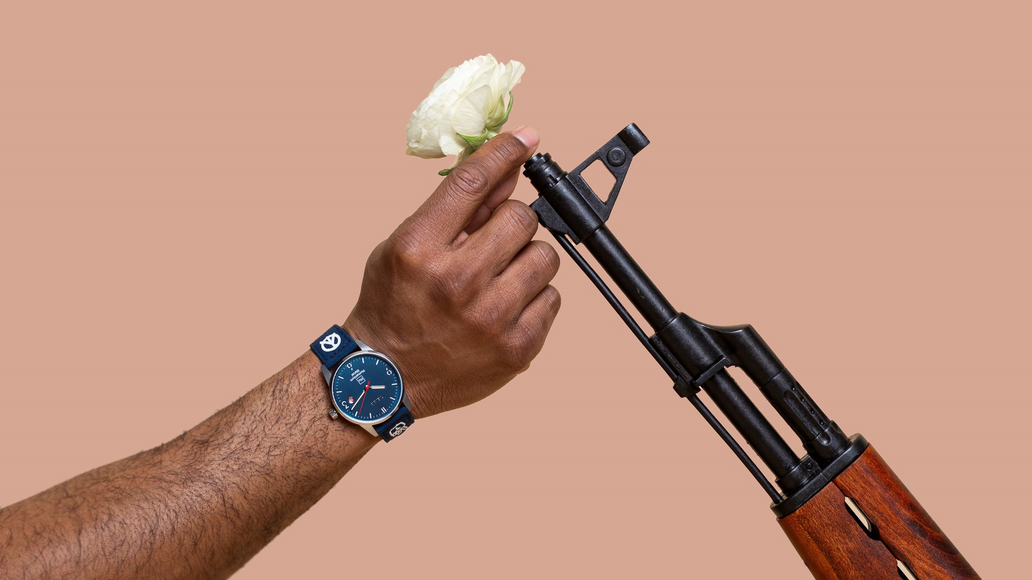 時計の原材料に触れられる特別なイベント。日本で唯一Humanium Metalのインゴットを展示するTRIWA SHOP OMOTESANDO ...