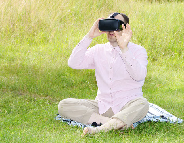 高齢者向け3DVR動画撮影>4D体験サービス おもいで眼鏡｜株式会社Froritのプレスリリース