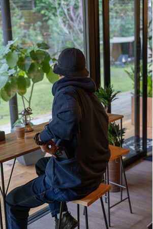 バックポケットを搭載した「PLAY UTILITY BACK POCKET」よりプルオーバーとフーディー2アイテムを販売開始｜ROOT株式会社 ...