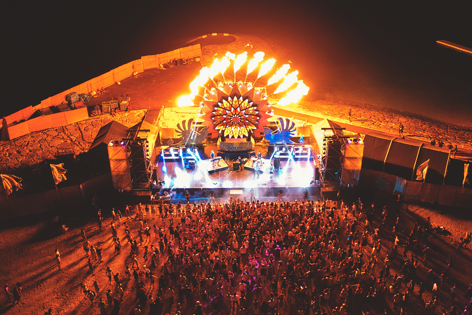 『CORONA SUNSETS FESTIVAL 2017』総勢22組のアーティストが沖縄のサンセットをバックに演奏！！灼熱の美らSUNビーチ ...