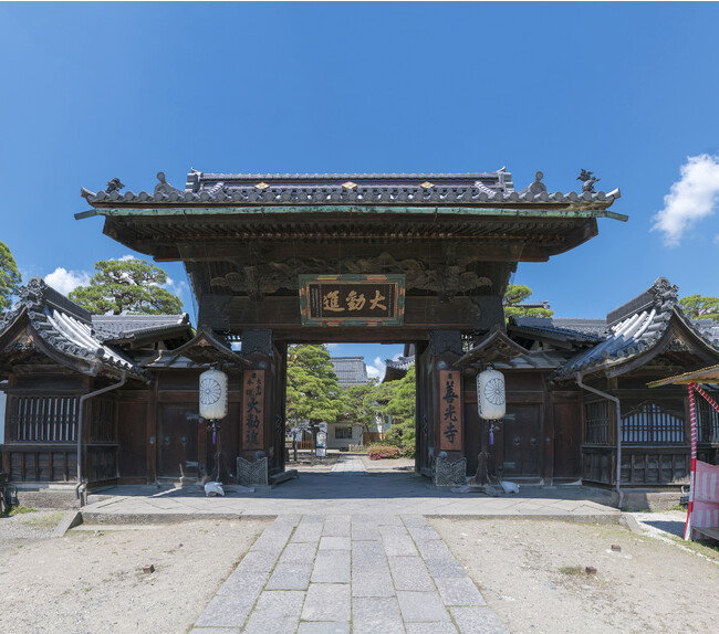 【OTERA STAY×ホットヨガスタジオLAVA・年末イベント企画】｜株式会社シェアウィングのプレスリリース