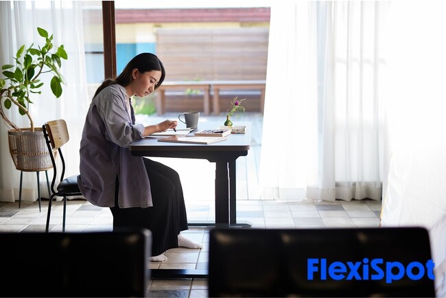 土井健さん・龍崎翔子さんがスペシャルムービーに出演！特設サイト「Work like new」第二弾を公開｜Flexispot Japan 株式会社のプレスリリース