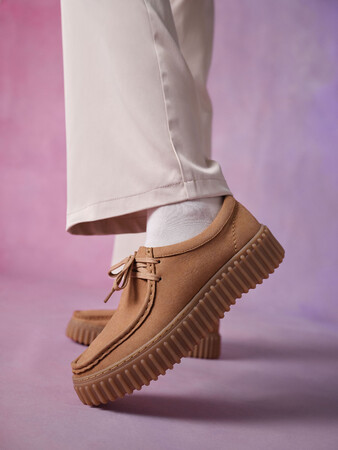 CLARKSのFOR THE WORLD AHEAD.が始動｜株式会社ワンオーのプレスリリース