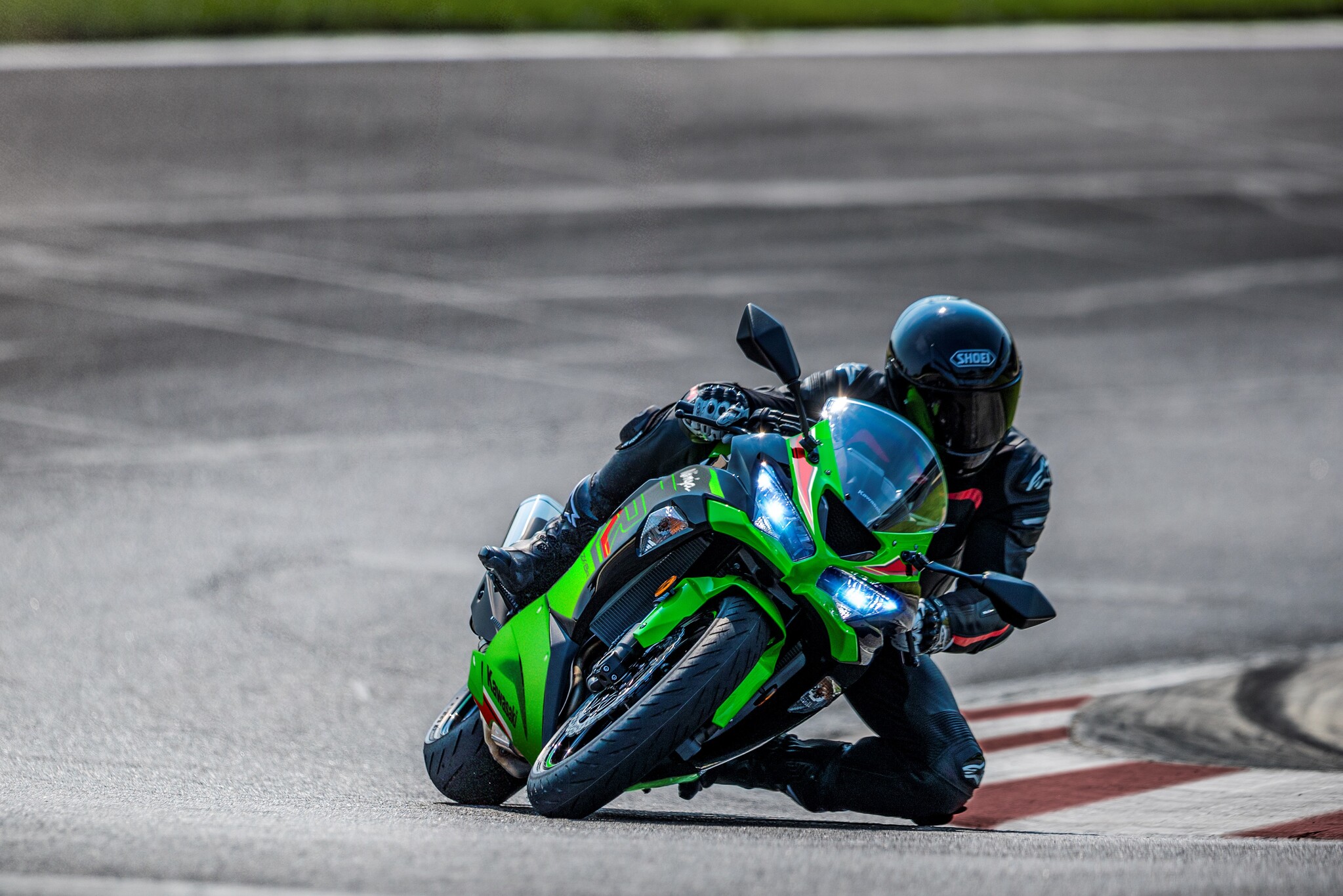 カワサキから Ninja ZX-6R KRT EDITION NEWグラフィック登場！｜株式会社カワサキモータースジャパンのプレスリリース