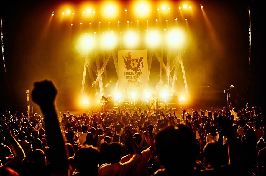 サンボマスターが世界初の音楽ライブを実施！ファンが撮影する映像をSwipeVideoでマルチアングル生配信！｜AMATELUSのプレスリリース