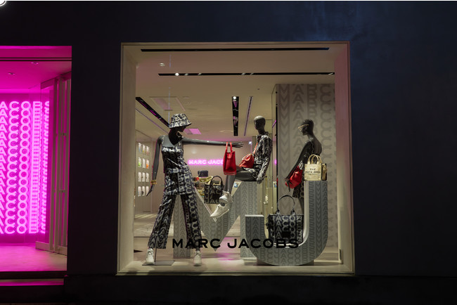 MARC JACOBSの旗艦店が表参道にオープン！日本初の最新コンセプトストアとして誕生｜マーク ジェイコブス ジャパン株式会社のプレスリリース