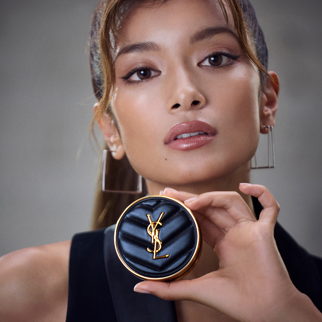 【YSL】隙が無いほど完璧、見破れないほどリアル。内側から魅力を引き出し、大胆さと自信を手に入れる。モードな肌を叶えるローラのWEB CM公開 ...