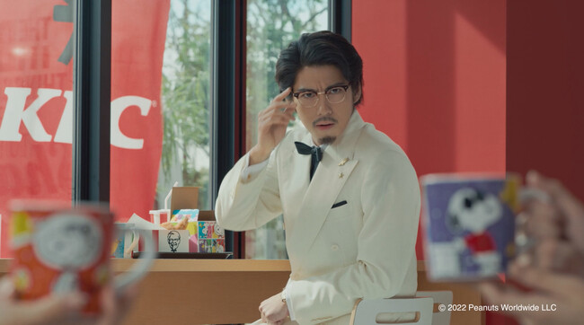 「スヌーピー マグ」つきメニューが今年も限定発売！ 賀来賢人さん、ついつい若者たちと“ノリノリ”に!? 新TVCM11月24日(木)より放映開始｜日本ケンタッキー・フライド・チキン株式会社の ...