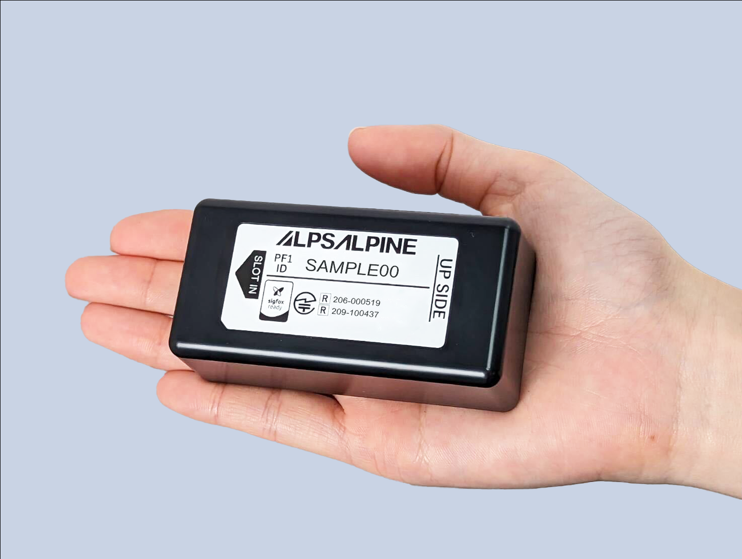 パレット等の紛失問題の解決へ アルプスアルパインの「物流トラッカー 小型タイプ」を「なんつい」ラインナップに追加｜ユーピーアール株式会社のプレスリリース