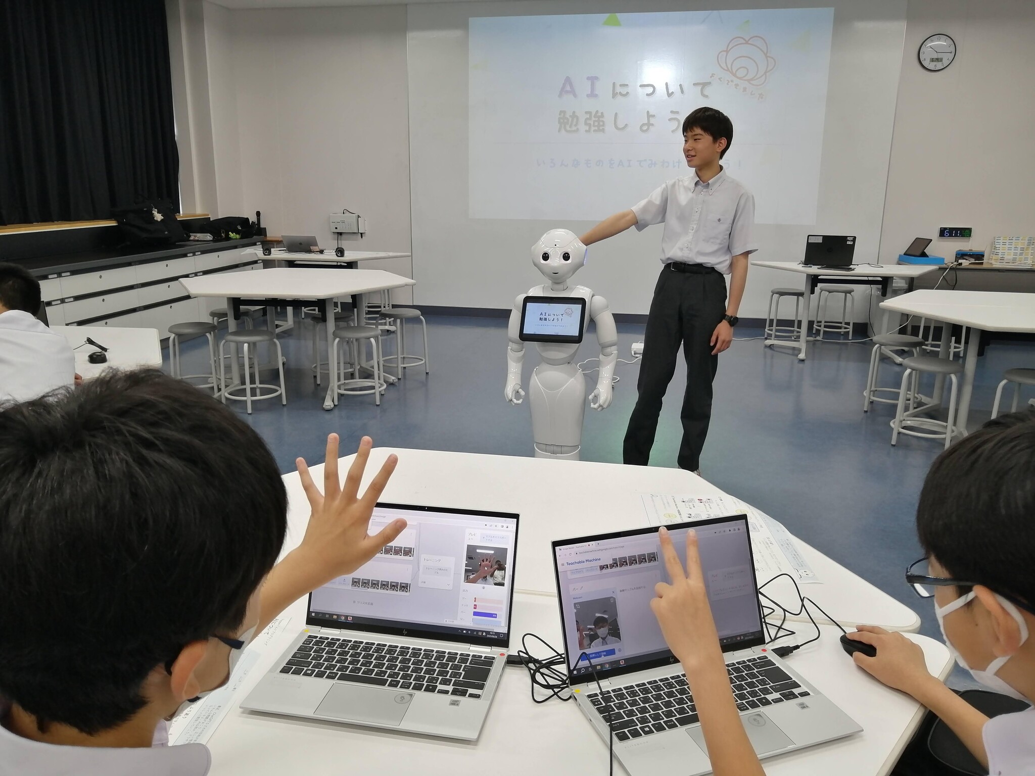 「pepper」先生の小学生向け「ai授業」を開講。ロボコン世界一のロボットサイエンス部が小学生にaiを学ぶ講座｜学校法人追手門学院のプレスリリース