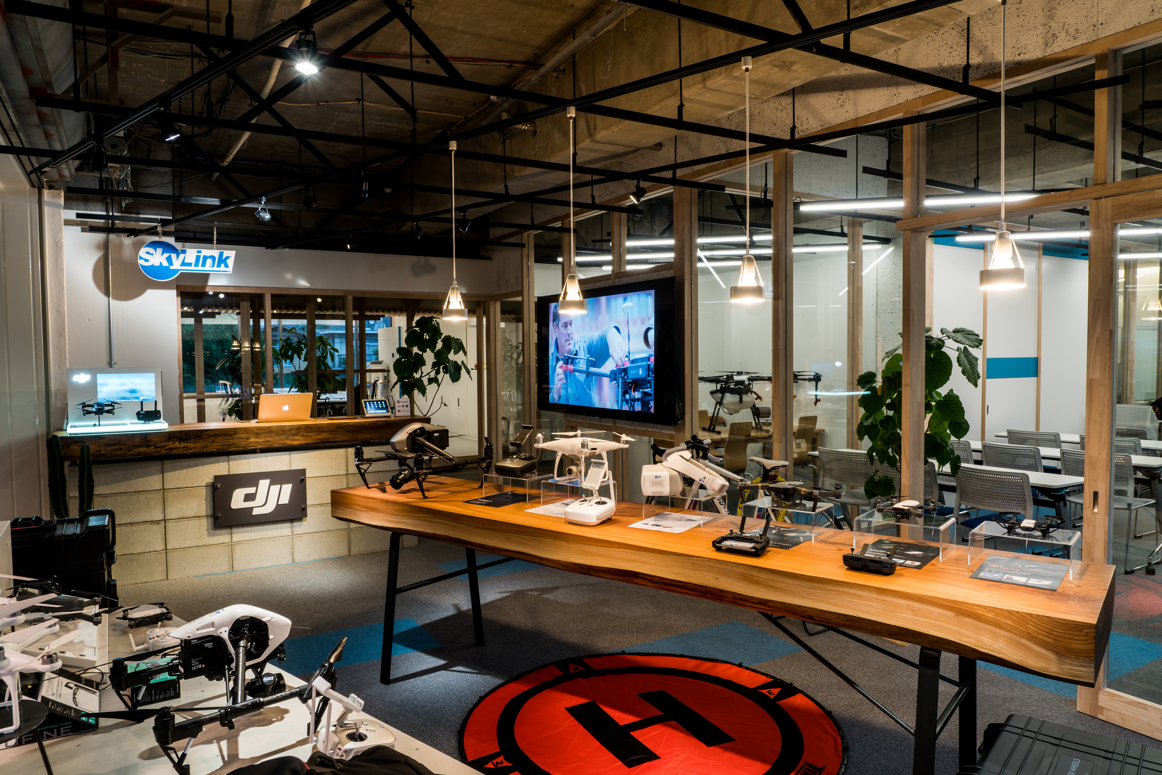 日本初の実店舗型ドローンショップが進化して、京都・北山に移転リニューアルオープン！ SkyLink Japanが7/14(土)15(日)、期間限定のキャンペーンを実施｜株式会社 ...