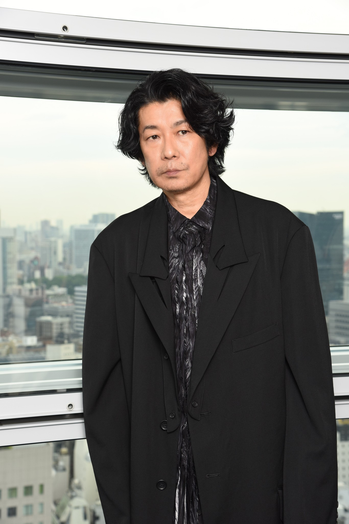 永瀬正敏主演!20年前の伝説の探偵ドラマ「私立探偵 濱マイク」が遂に配信スタート!|株式会社 Ytvメディアデザインのプレスリリース