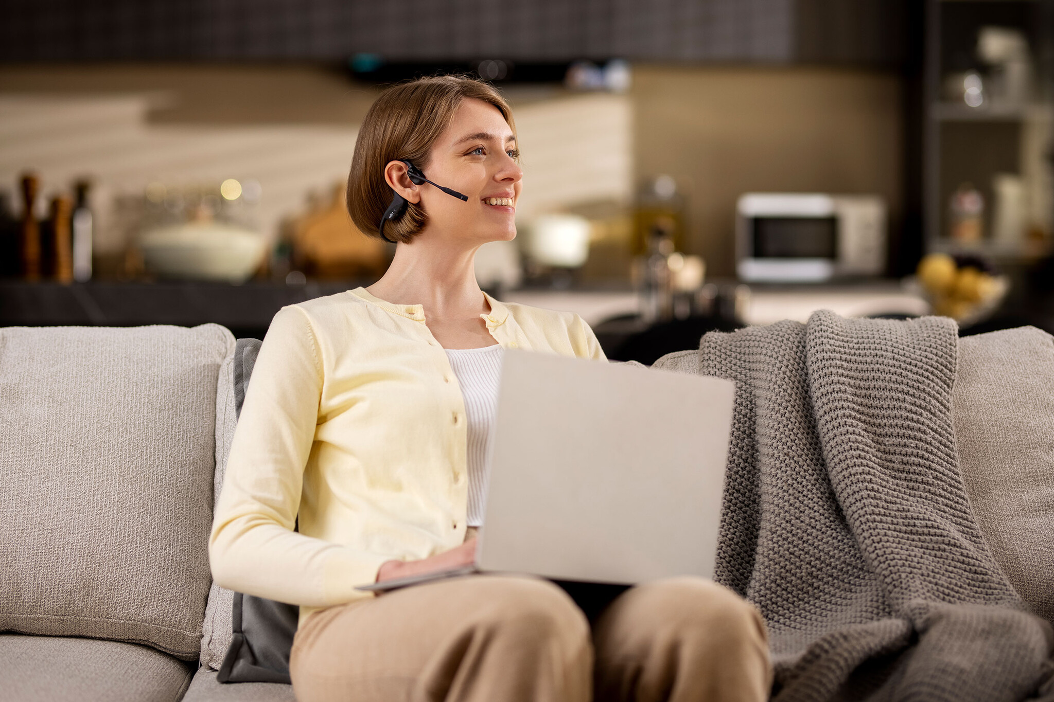 Shokz OpenComm2 UC | コミュニケーションに最適なビジネス用骨伝導ヘッドセット｜フォーカルポイント株式会社のプレスリリース