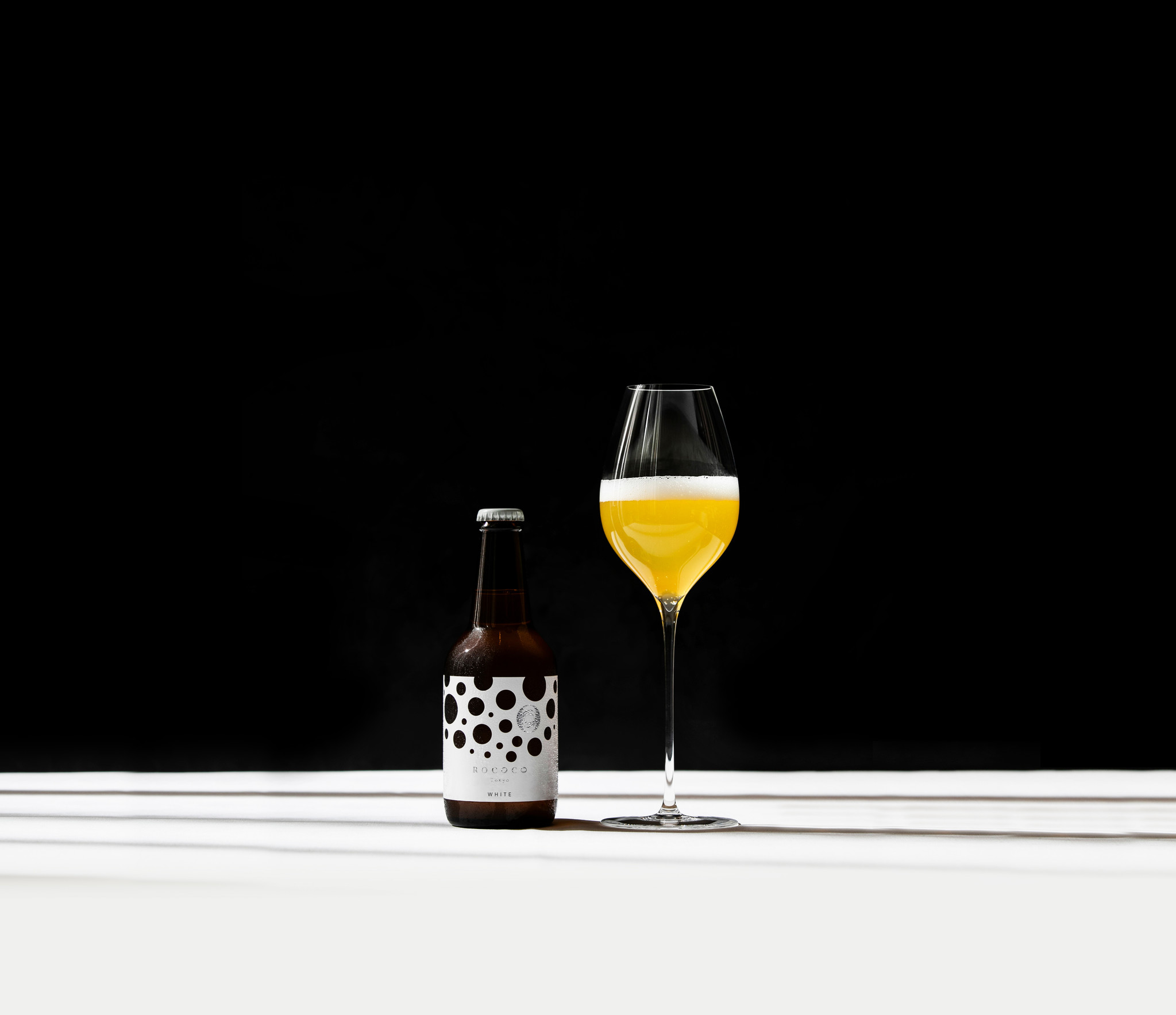 日本初のラグジュアリービール「ROCOCO Tokyo WHITE」、羽田空港国際線ANA SUITE LOUNGEにて提供開始｜メゾン ...