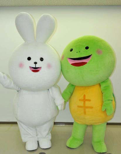 阪急 のせでん でお馴染みのぴょんちゃん のんちゃんの着ぐるみが登場 お披露目イベントを開催 阪急阪神ホールディングス株式会社の