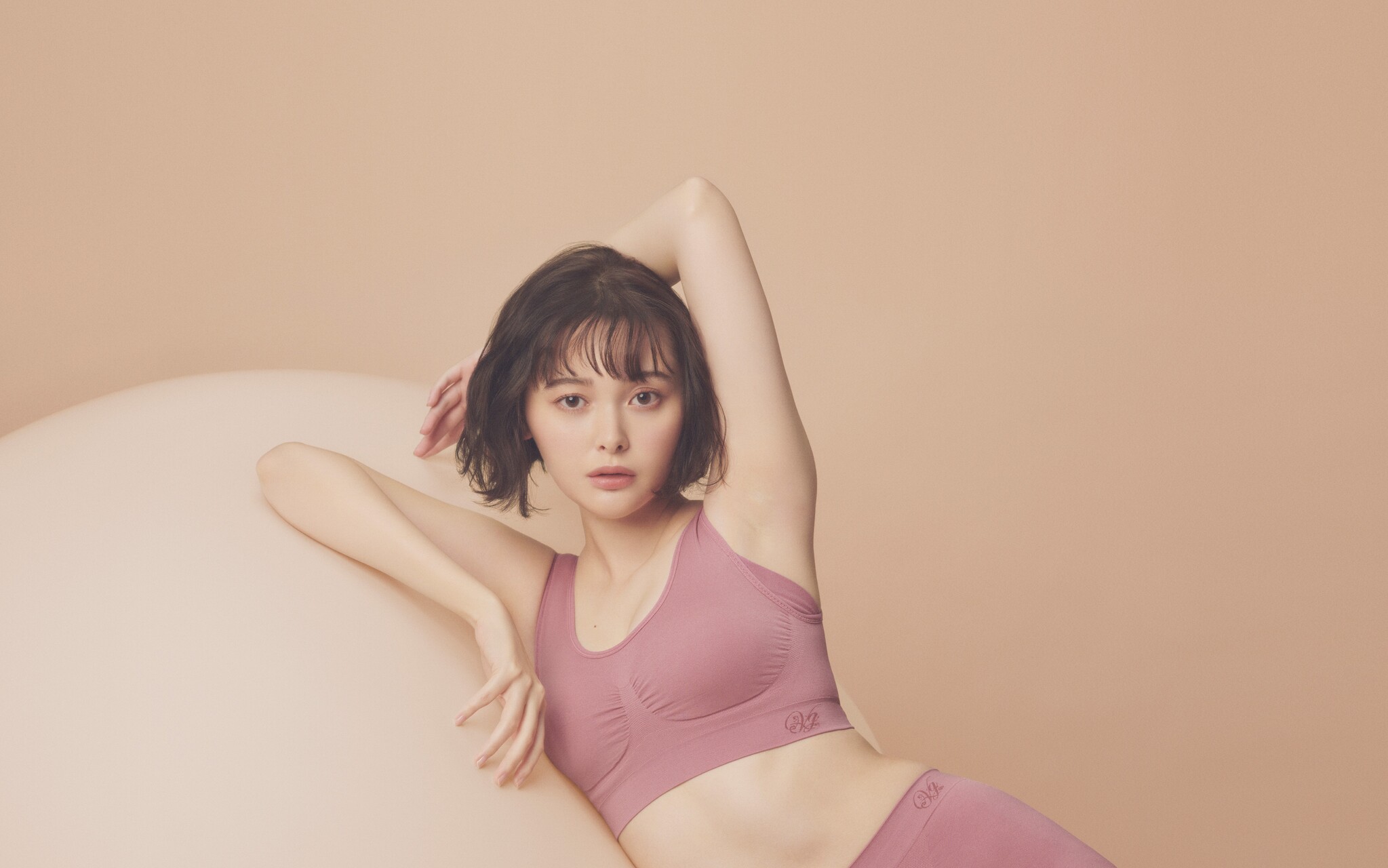 玉城ティナさんが2役演じ分け！ ナイトブラ「VIAGEビューティアップナイトブラ」を着用した可憐な姿に注目！｜株式会社HRCのプレスリリース