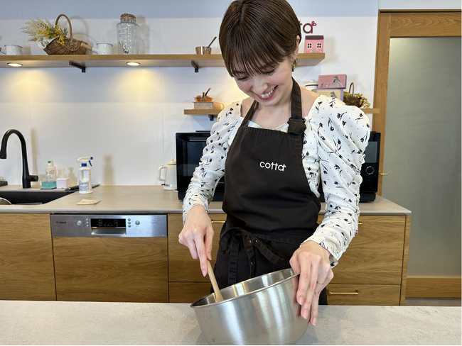 （プレスリリース）【イベントレポート】“あっきーな”こと南明奈さん登場！DAISO×cottaのコラボアイテムで作る本格ガトーショコラに挑戦｜ニフティニュース