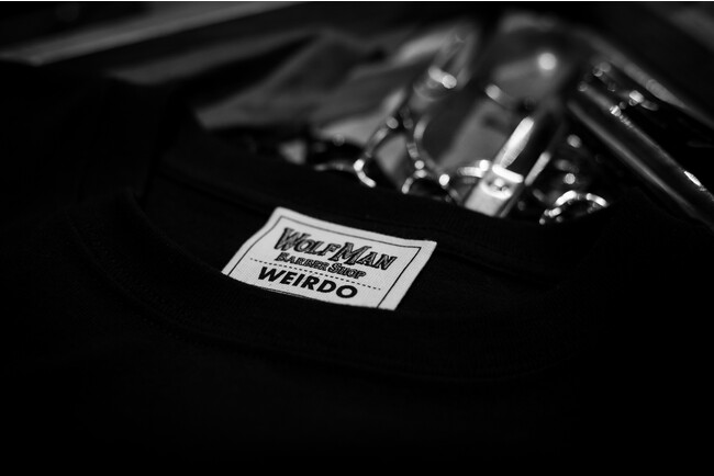 日本のバーバーカルチャーを牽引するWOLFMAN BARBER SHOPと、唯一無二の個性を放つブランドWEIRDOがコラボレーションプロジェクトを始動｜GLAD HAND & Co.のプレスリリース
