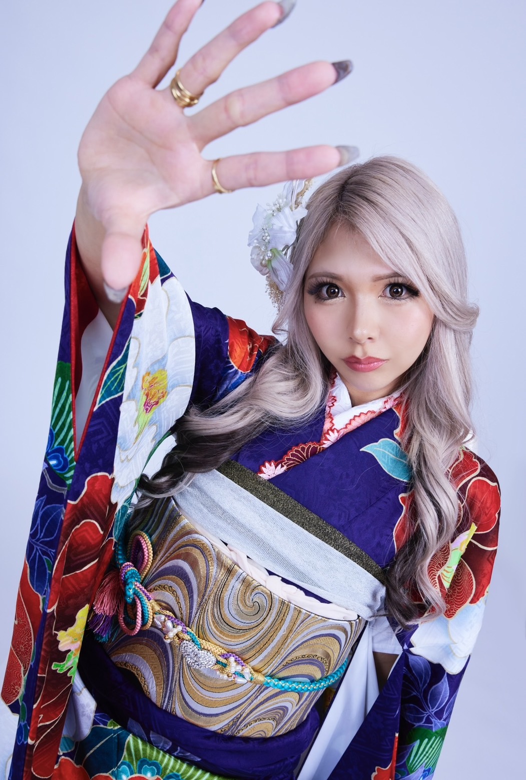 黒肌美女雑誌LOALOでギャルモデルの『しゃん』が振袖姿を披露 #振袖gram｜株式会社ラナルータのプレスリリース