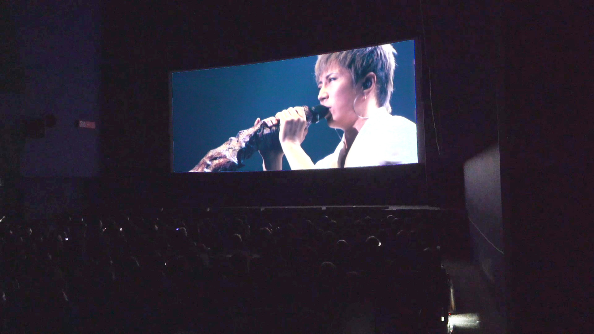 GACKTが映画館の支援に乗り出す！｜株式会社グラブのプレスリリース