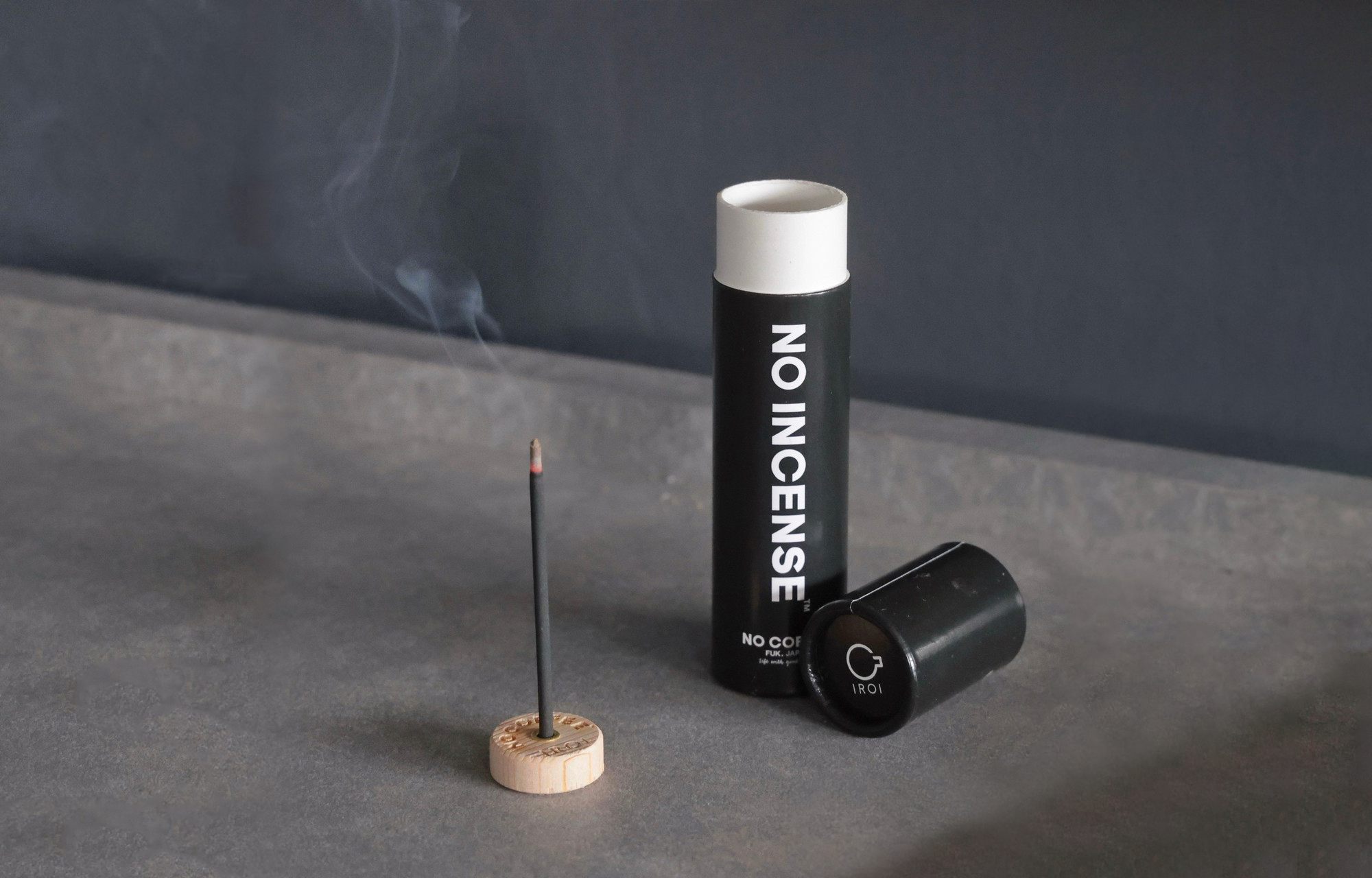 フレグランスを思わせる上品で奥行きのある香りのお香「NO INCENSE」誕生｜株式会社寛斎スーパースタジオのプレスリリース