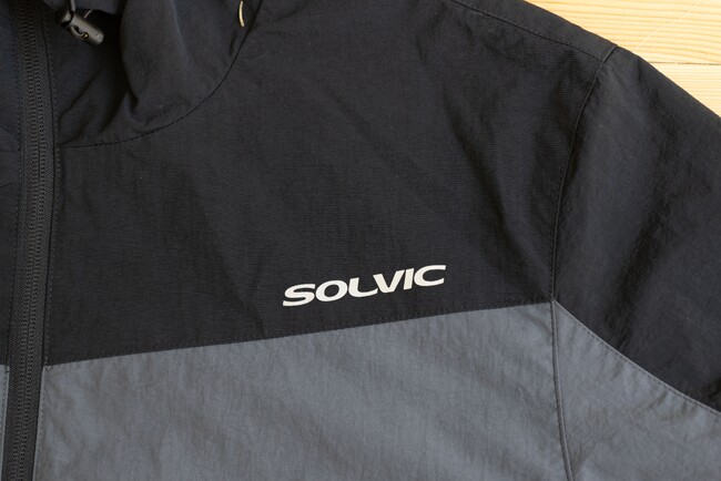 寒暖差の激しい秋に最適防風・撥水加工であらゆるシーンに使える！コメリの新オリジナルブランド「SOLVIC」から「撥水防風ジャケット フード付き」が登場｜株式会社コメリのプレスリリース