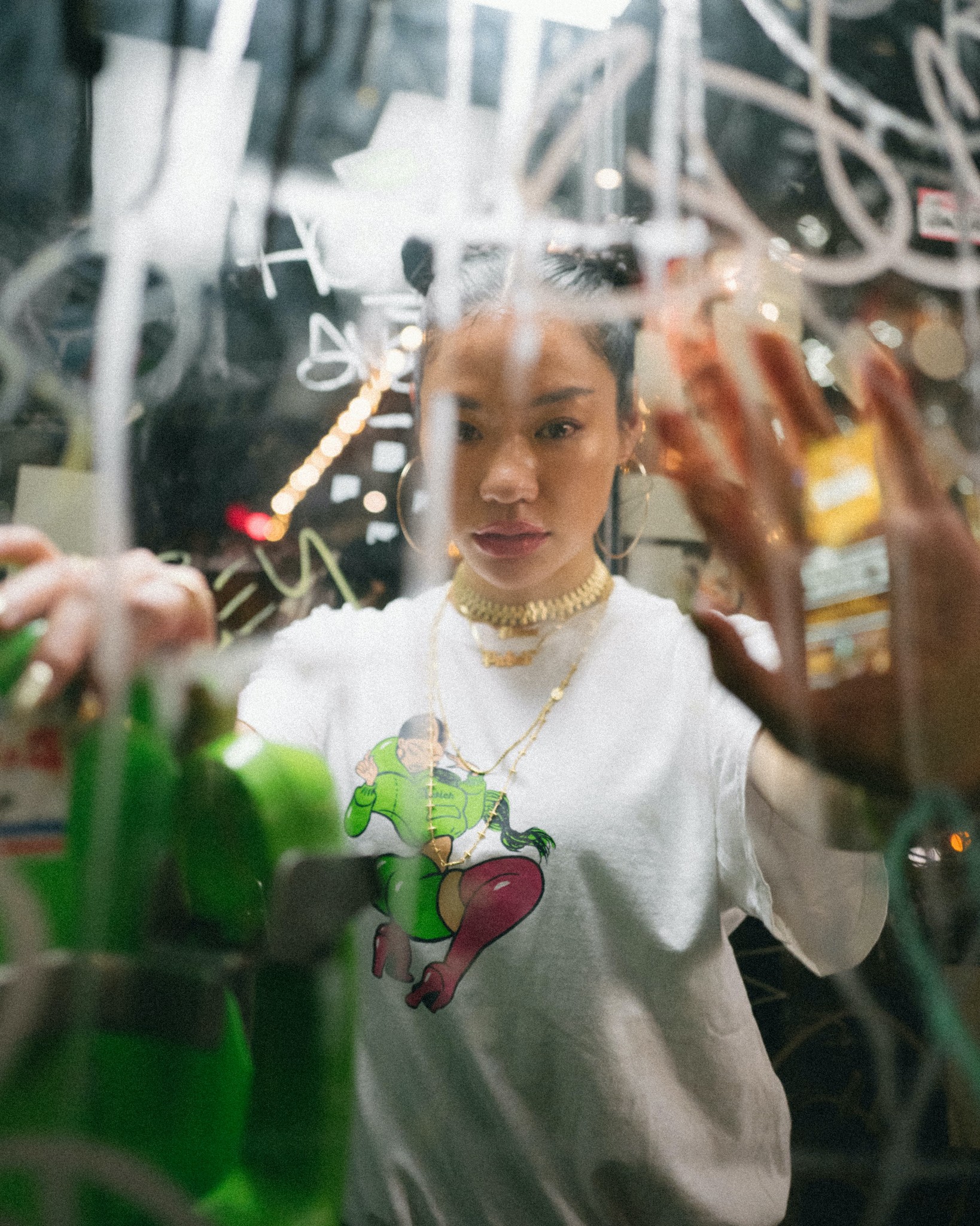 Awich × FAFI コラボTシャツが数量限定で発売 Awichのために描き下ろされたFAFIのグラフィックをあしらったコレクション ...