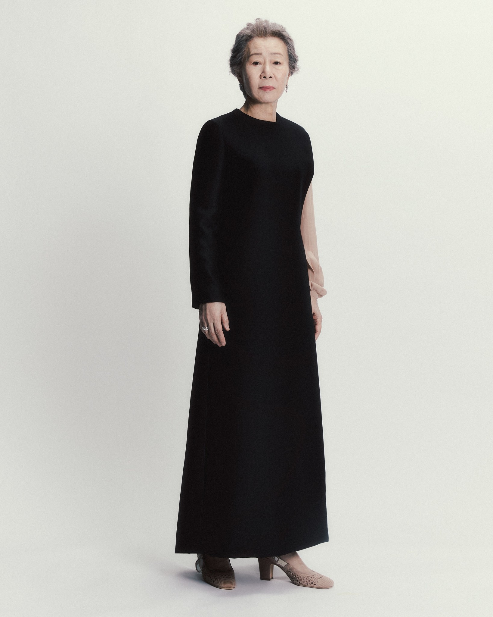 【dior】 ディオールを纏うセレブリティ:ユン・ヨジョン@英国アカデミー賞助演女優賞|クリスチャン・ディオール合同会社のプレスリリース