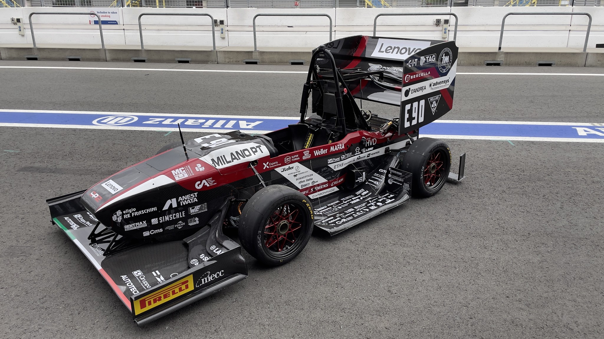 Dynamis PRC 、Vicorと協業して、パワーと重量を改善した電動レーシングカーを試作｜Vicor株式会社のプレスリリース