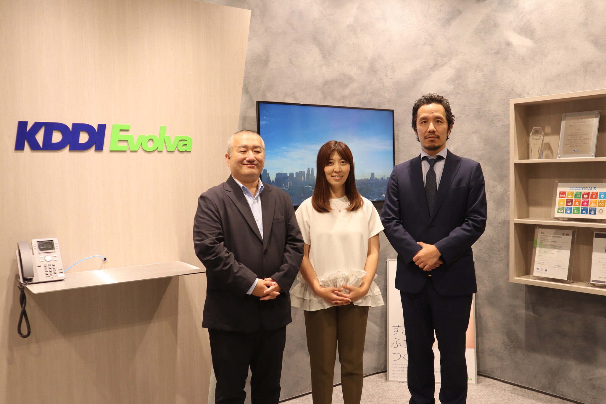 600名規模のシフト管理を効率化！！株式会社KDDIエボルバがBPO・コンタクトセンターで働くスタッフの働き方改革を目指してシフト管理システム「アールシフト」を本格導⼊｜OMNのプレスリリース