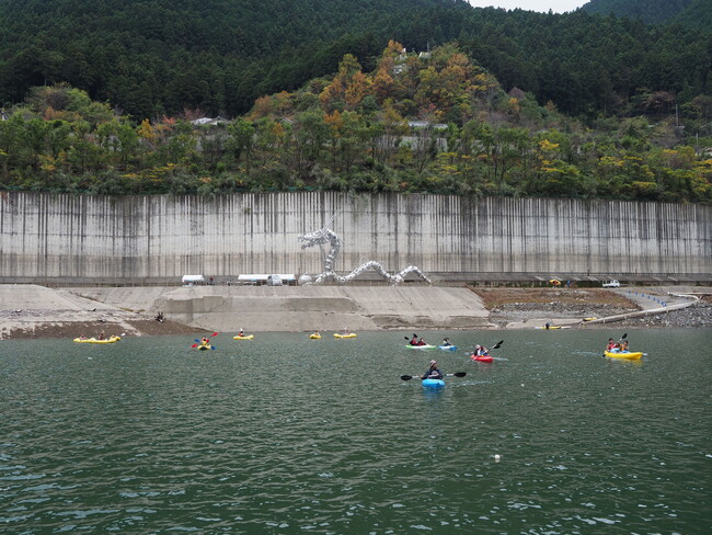 奈良県川上村でダム湖との「未来」を考える「WATER SPORTS 大集合！＆かわかみMarche」を開催しました！：紀伊民報AGARA｜和歌山県のニュースサイト