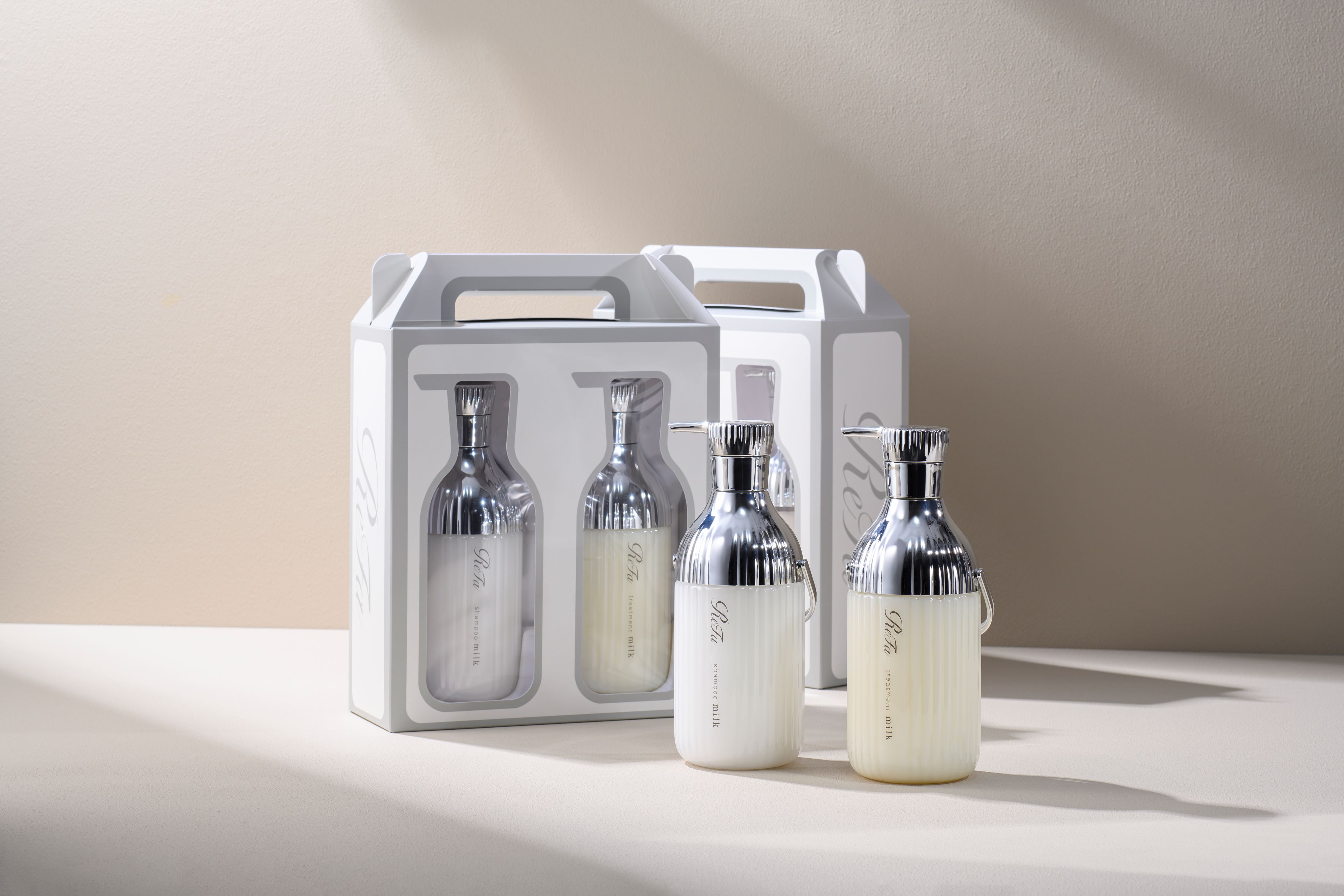 「ReFa MILK PROTEIN SHAMPOO & TREATMENT GIFT SET（リファミルクプロテインシャンプー ...