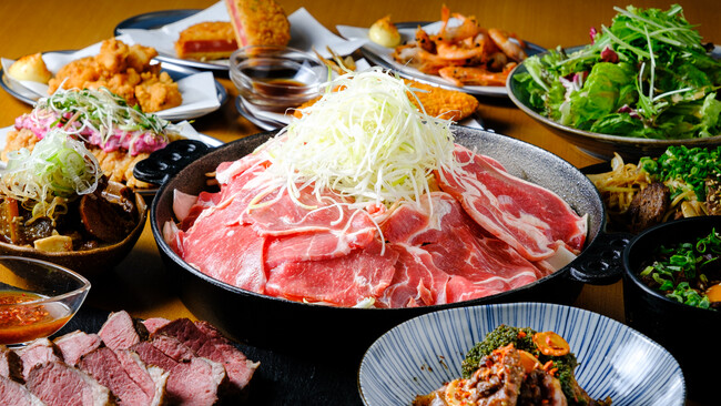 【5月限定】「蒸しジンギスカン」ラム＆マトン2種食べ放題に!?ラム肉4種炭火焼もついた「5月のケナシバコース」2,980円、田町/三田『肉酒場ケナシバ』で開催！：マピオンニュース